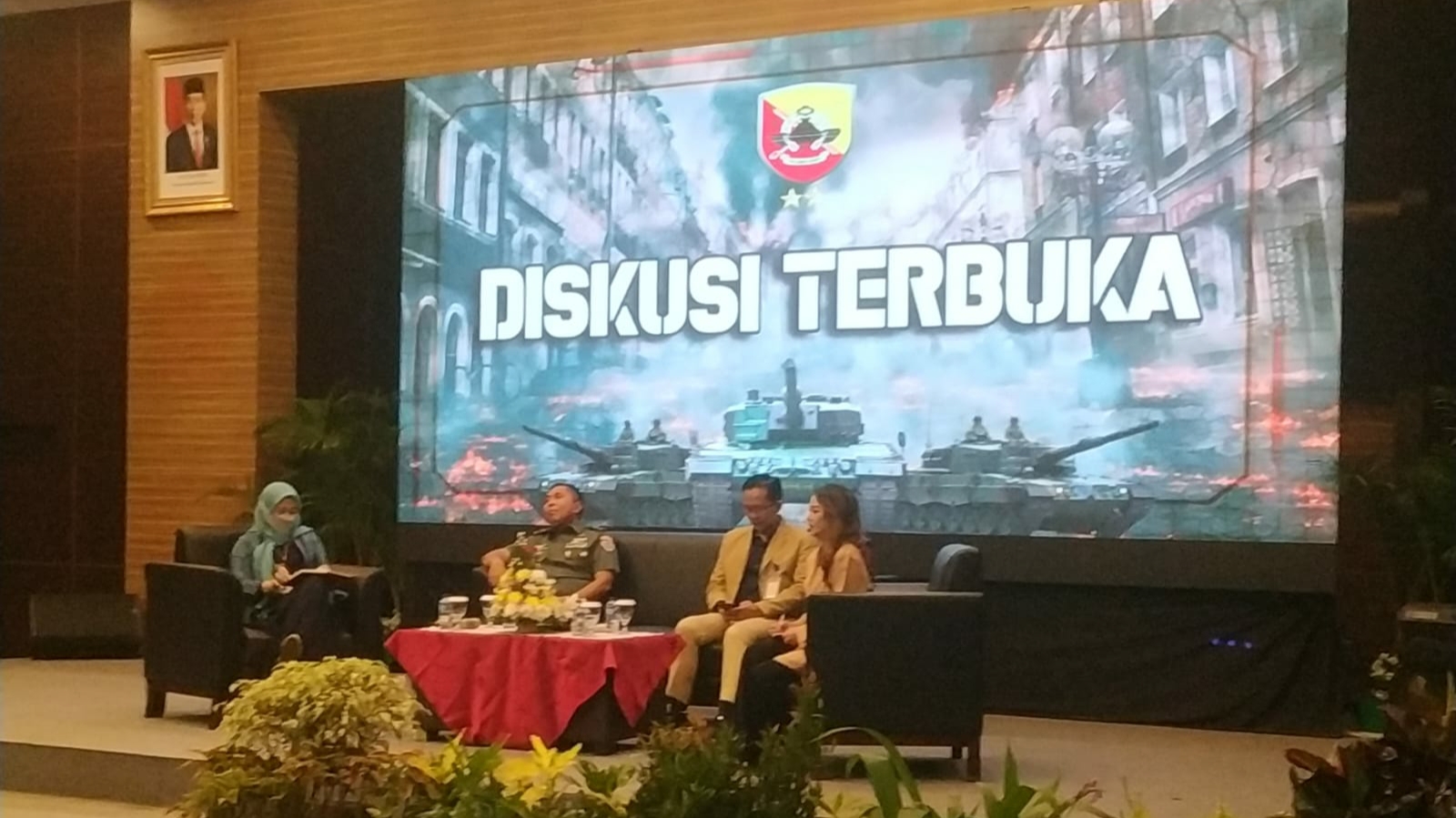 Membangun Kemandirian Industri Pertahanan Nasional Dalam Mendukung ...
